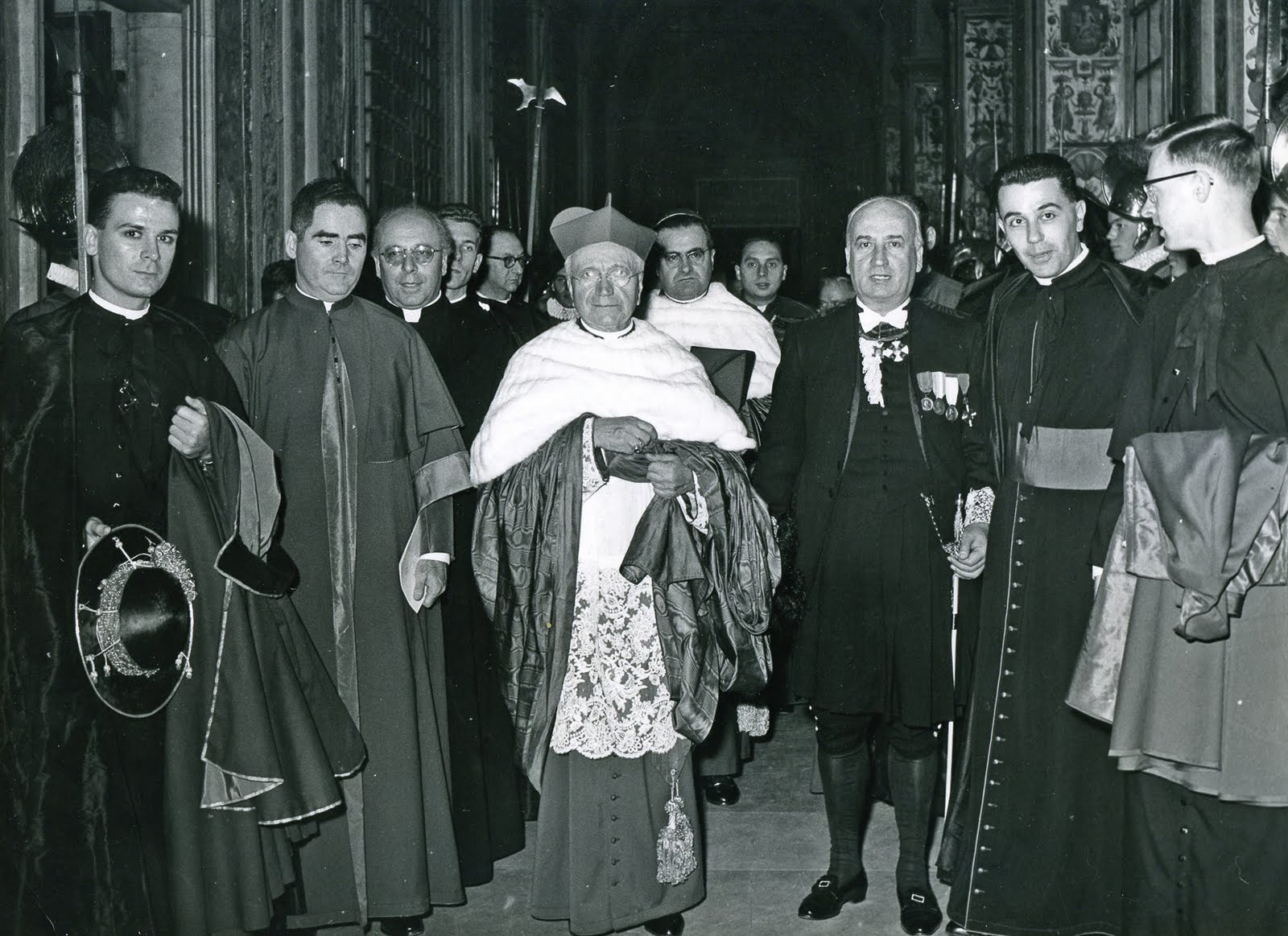 Catholica Omnia: Consistory of 1958