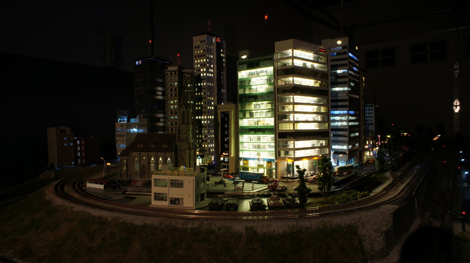 quinntopia - An N Scale blog: Kato Office Building Kit-bash