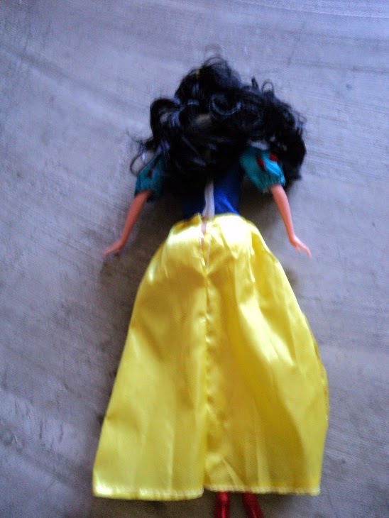 Knocked-off!: Bootleg doll review : 12" sparkling princess bootleg Snow ...