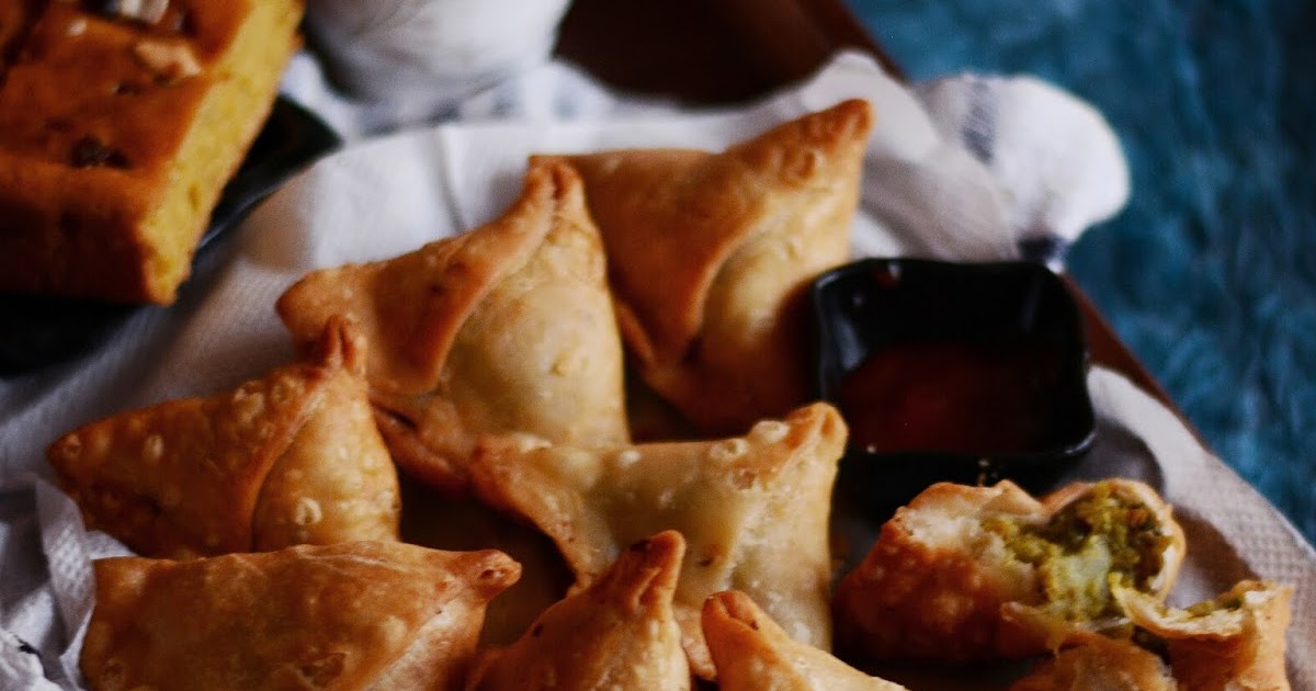 Aloo Matar Samosa - An evening craving of Indians