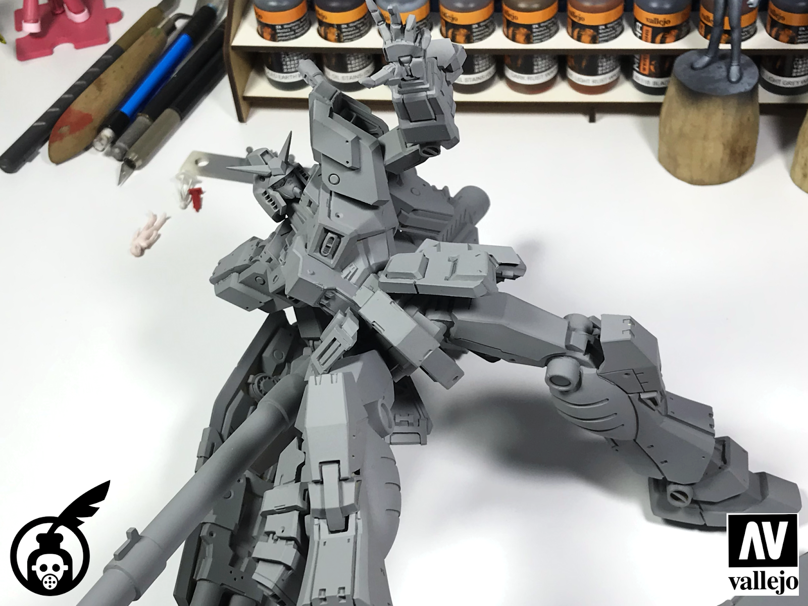 Priming the Full Armor Gundam RX781 with Vallejo Mecha Primers |Don ...