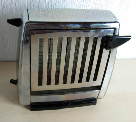 The Hausfrau Journal: Vintage Rowenta toaster: the best thing since ...
