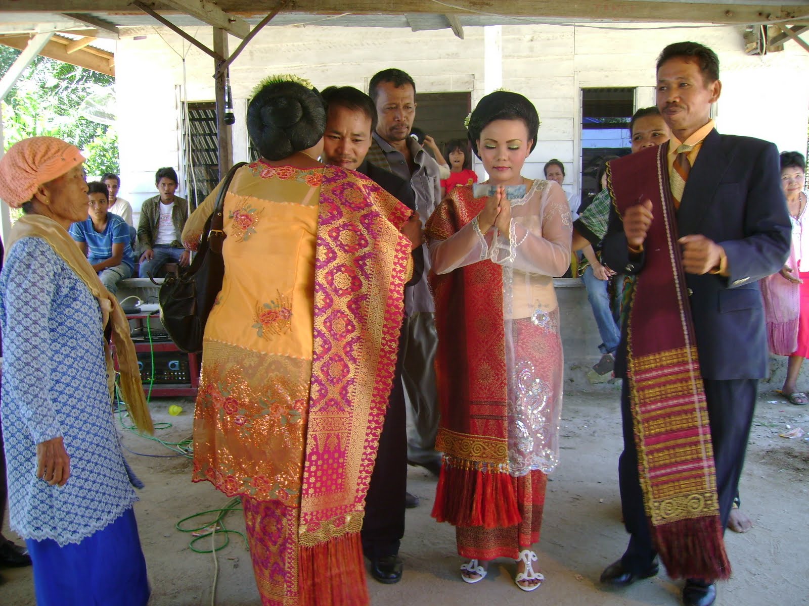 blog keluarga: Antara adat dan tradisi pernikahan, kaum batak siantar ...