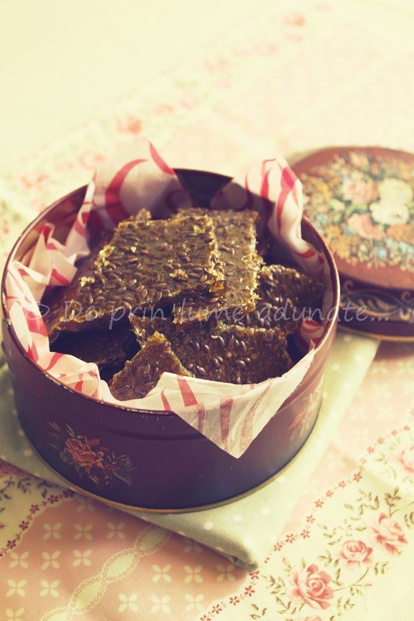 De prin lume adunate...: Sugiuc cu seminte de in/ Flax Seeds Brittle