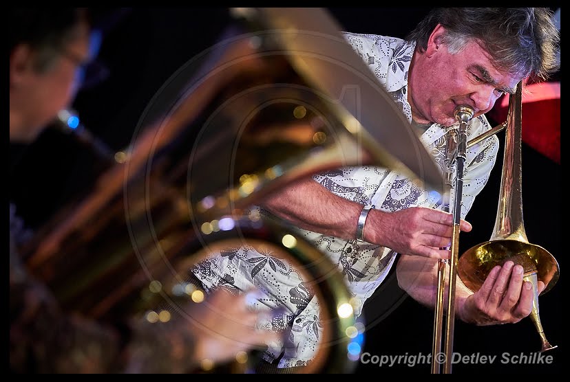 The EyeCatcher Blog: MENGEL- und andere BERGE - Jazzkeller 69 im AUFSTURZ