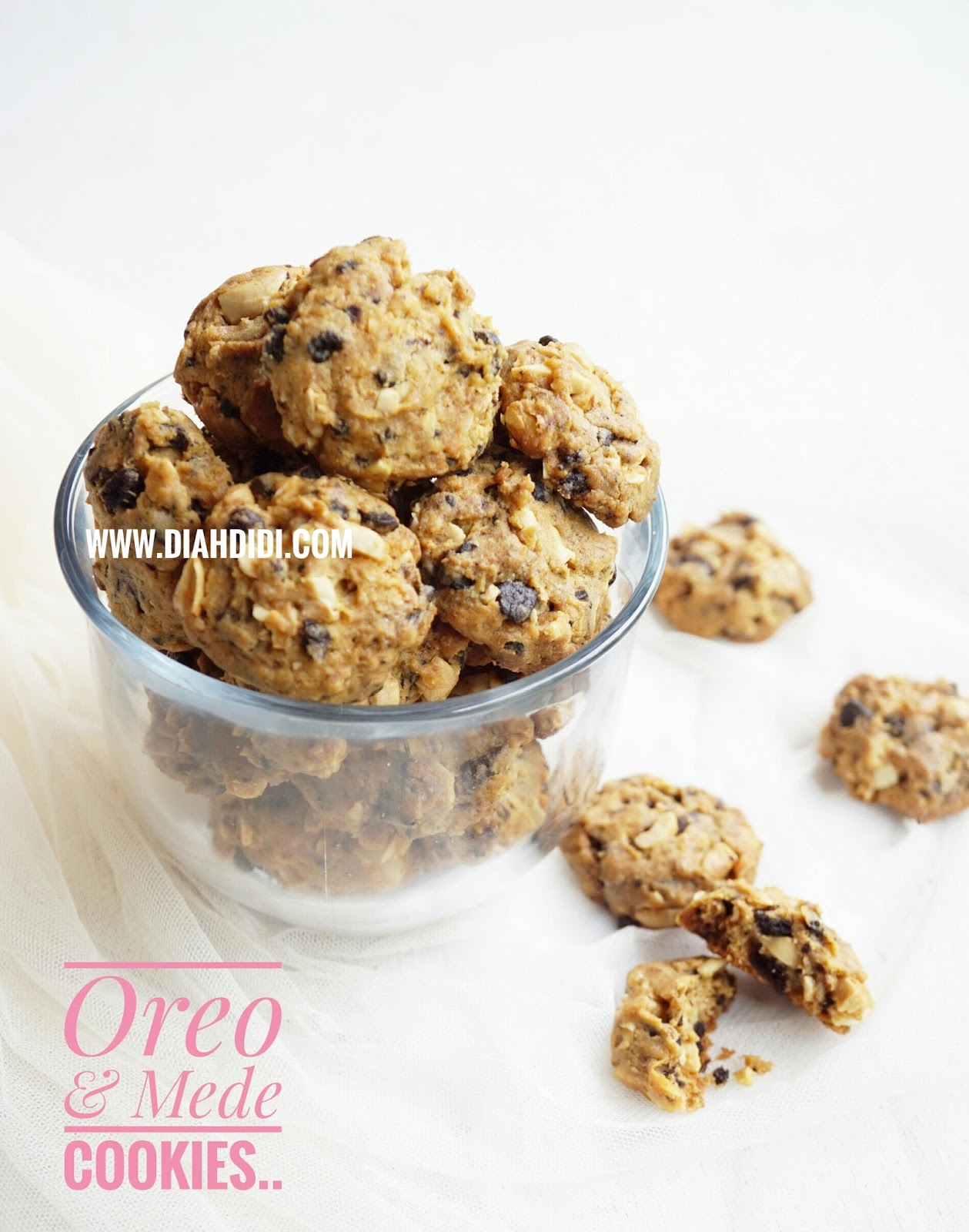 Diah Didi's Kitchen: Oreo Mede Cookies