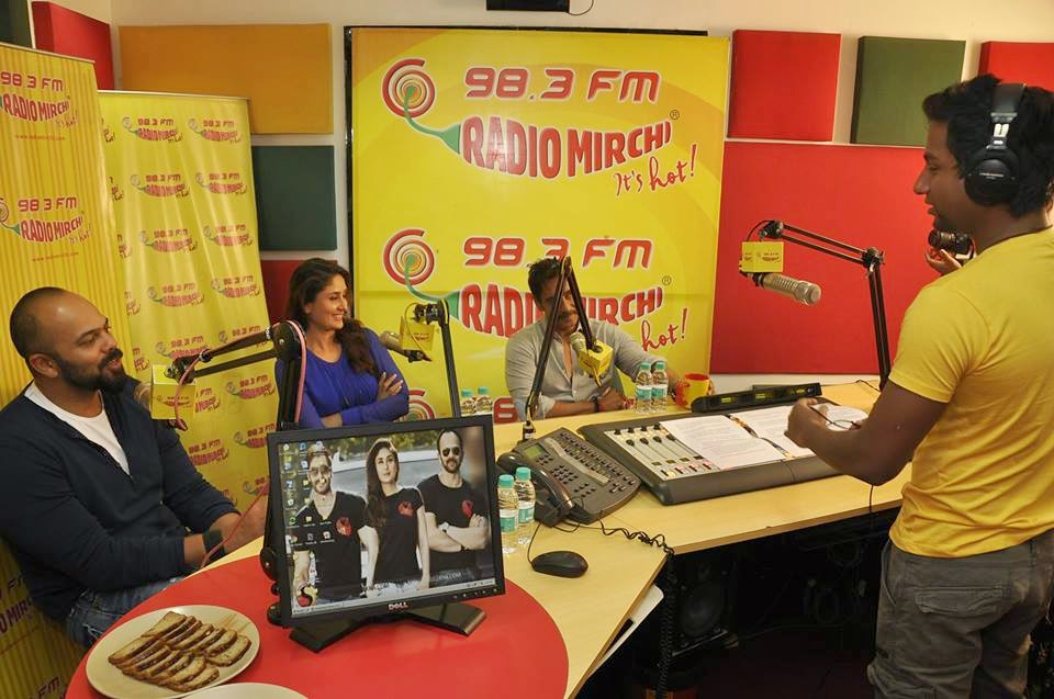 Radio Mirchi 98.3 FM - Listen To Radio Mirchi Online - It's Hot! - Tune In