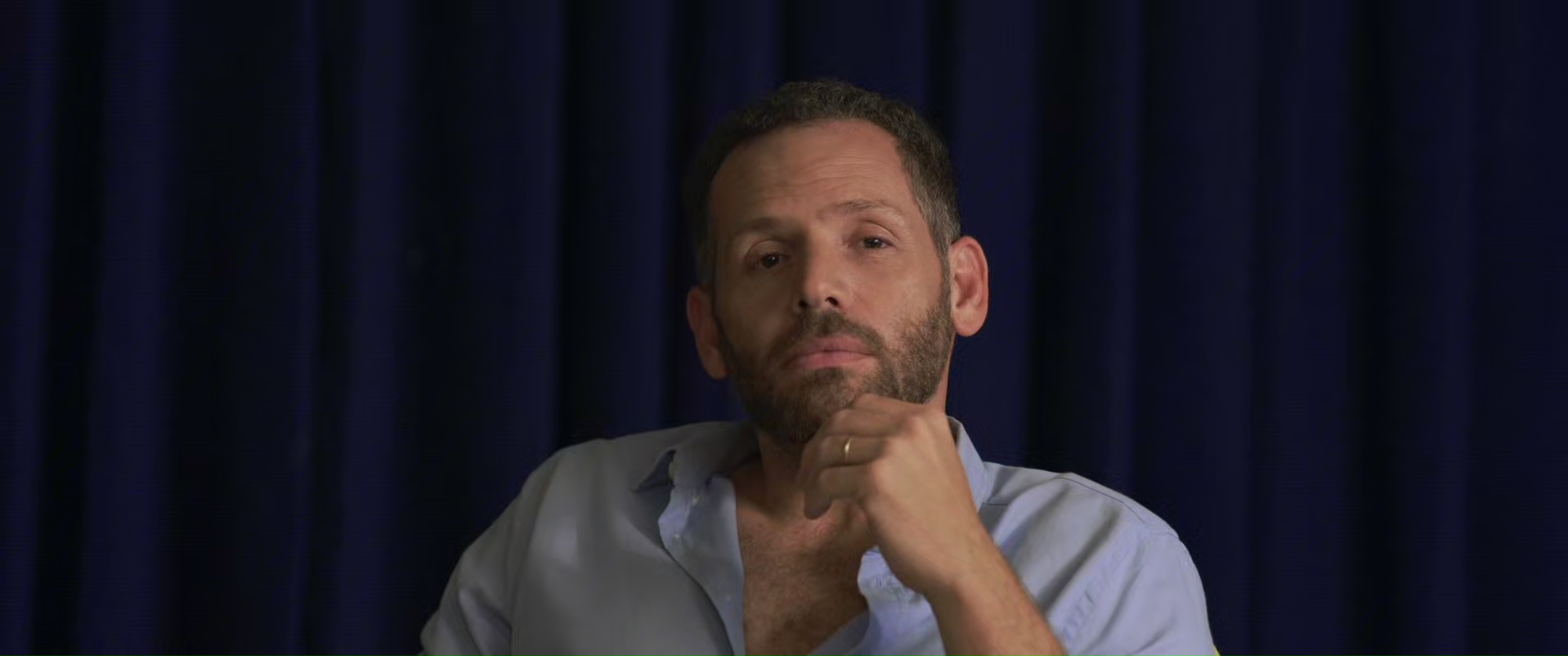 ausCAPS: Gal Toren nude in Losing Alice 1-04 "The Obsession"