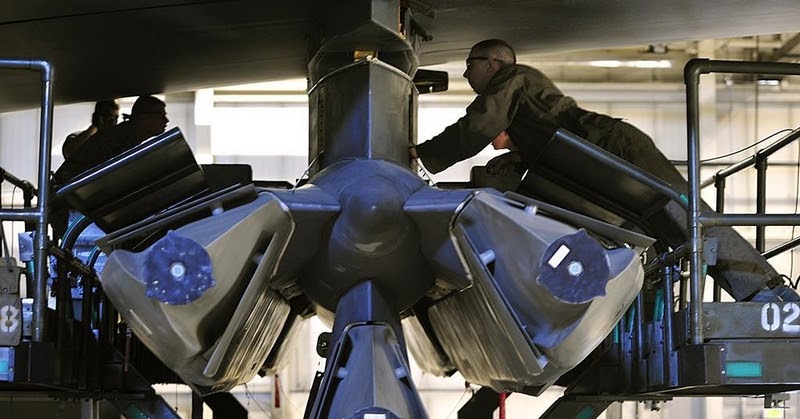 desarrollo defensa y tecnologia belica: La USAF adjudica a Raytheon 2.000 millones de dólares ...