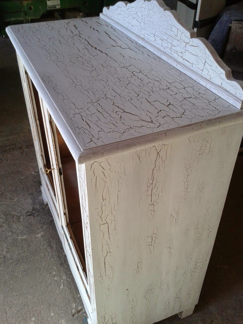 EL TALLER DE LA MADERA: Mueble craquelado