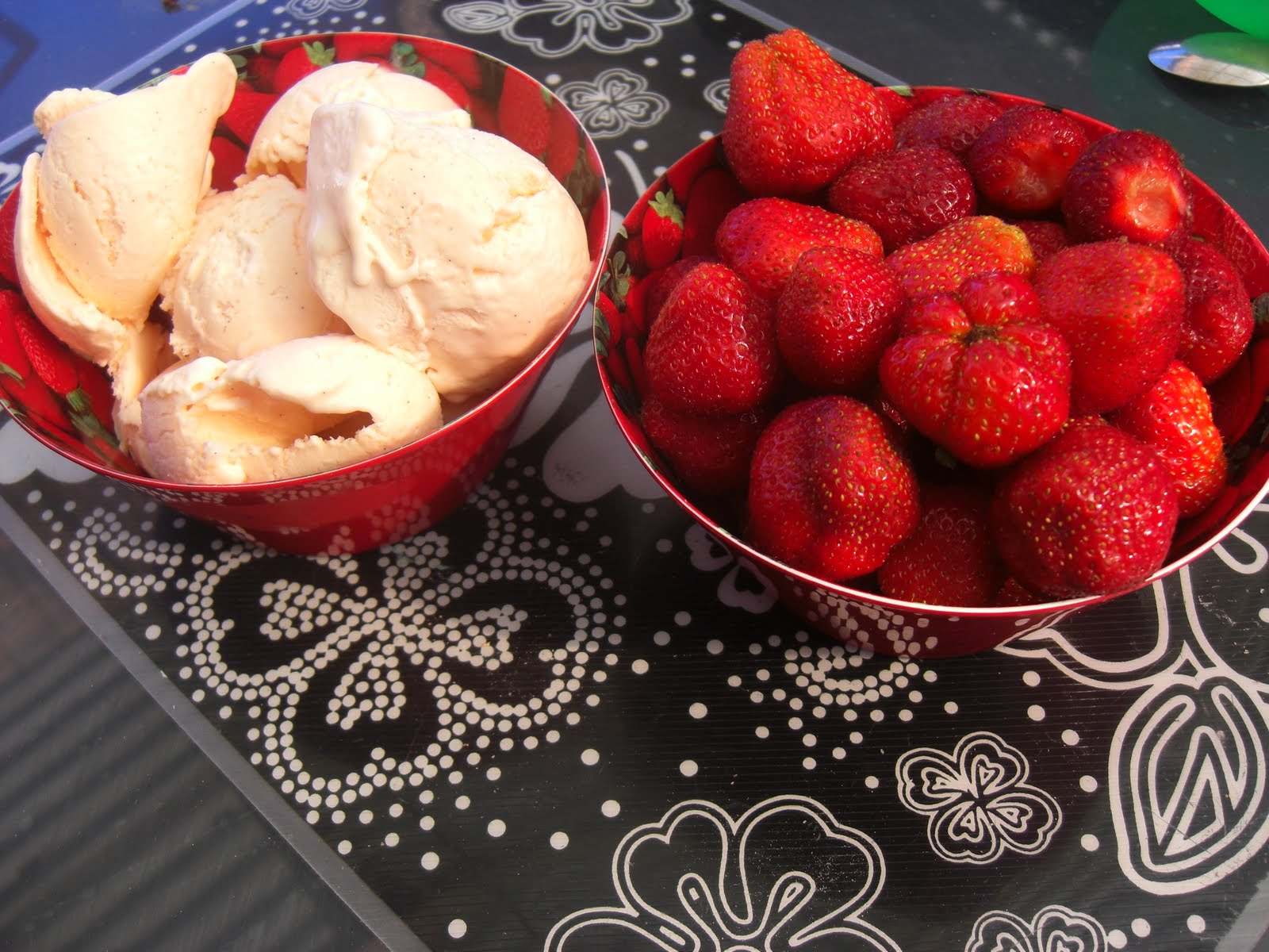 Annicake: Smultronglass och jordgubbar