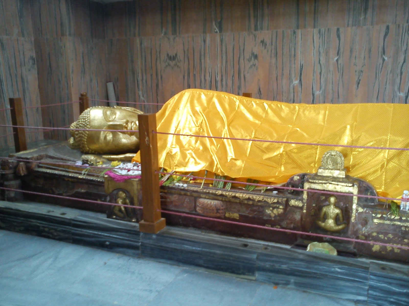 North Eastern India Travels: Inside the main mahaparinirvana temple ...