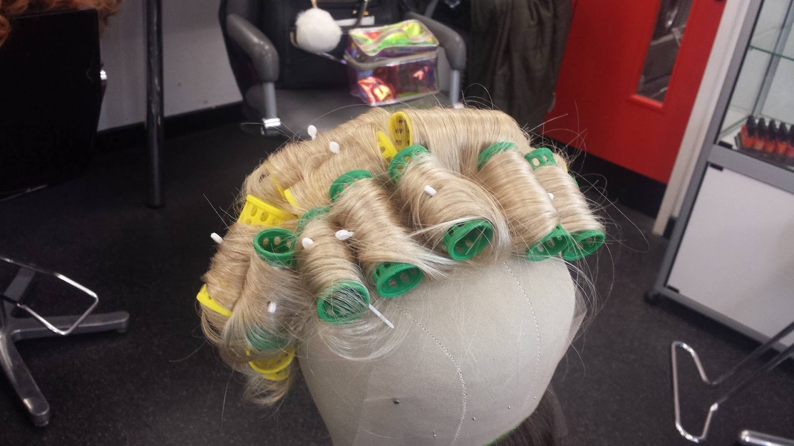 Wig Wonderland: How to set an acrylic wig