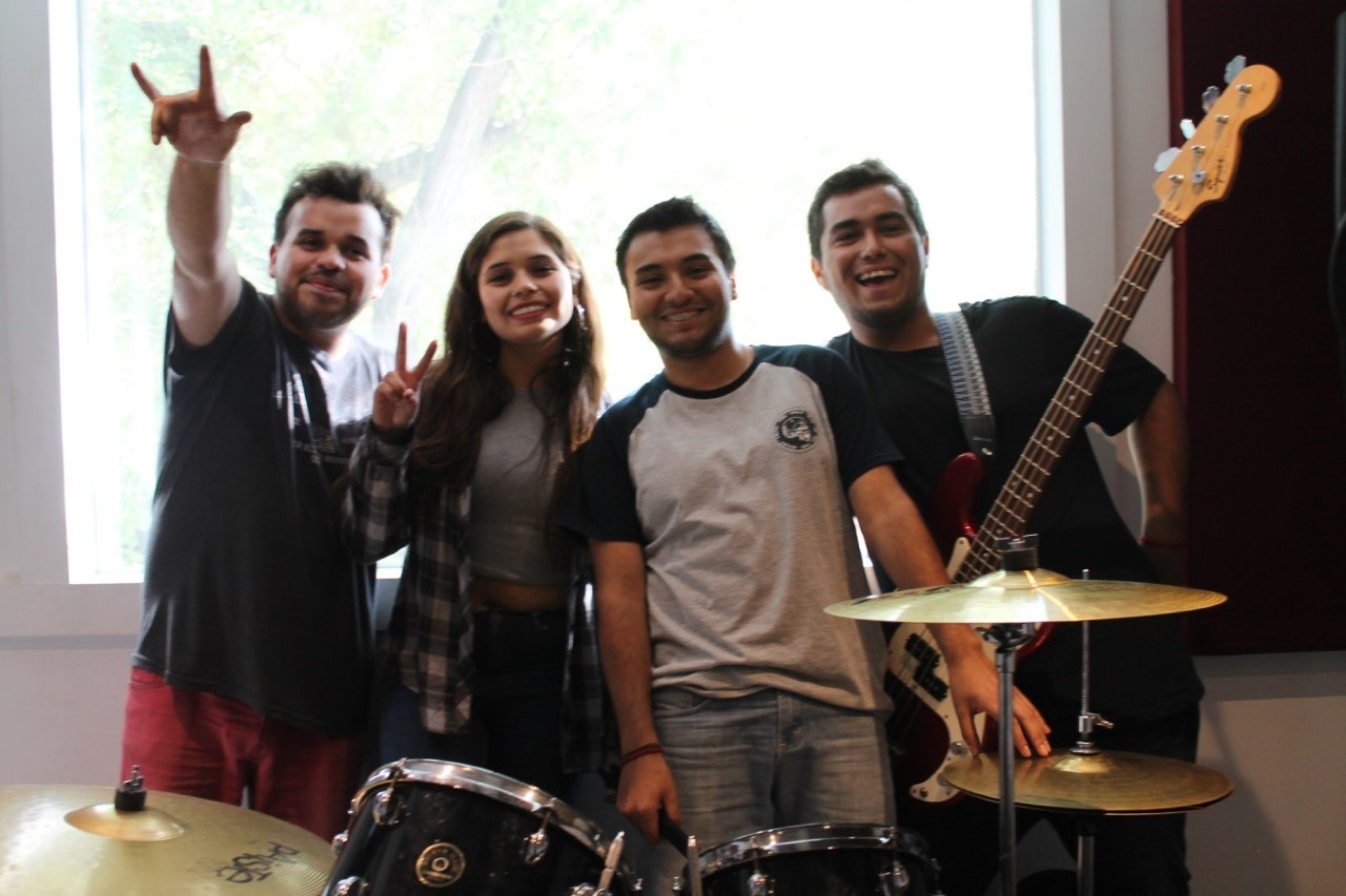 Mundial Del Pop: Merakí debuta en la escena musical con "Varias ...