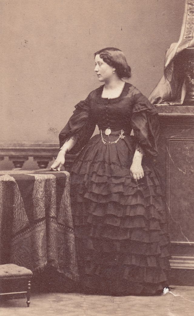 30 Elegant Photos Show the 1860s Women’s Dress Styles ~ Vintage Everyday
