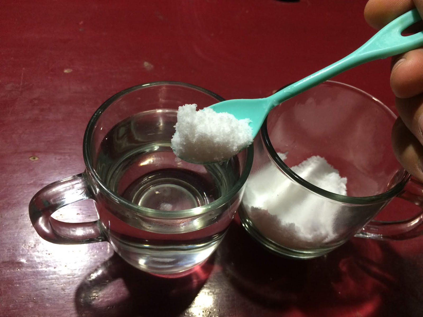 Manfaat dan Khasiat Air Garam Untuk Kesehatan Tubuh Anda - Tips Pola ...