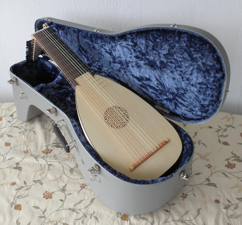 Buying a Lute: Baroque lutes