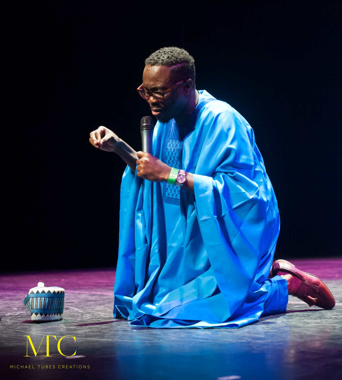 POD'S DESK BLOG: VIDEO: ACE COMEDIAN JULIUS AGWU MAKES A GRAND ENTRY ...