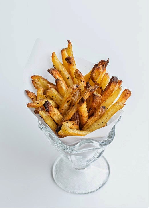 LITTLE MISS SIENNA: crunchy pepper fries.