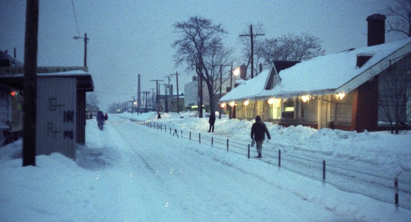 24 Amazing Color Photos Capture Chicago's Street Scenes During the ...