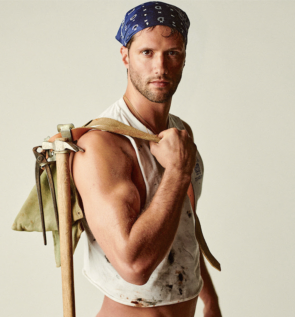 Provocative Wave for Men: Italian model Elia Cometti goes full-frontal