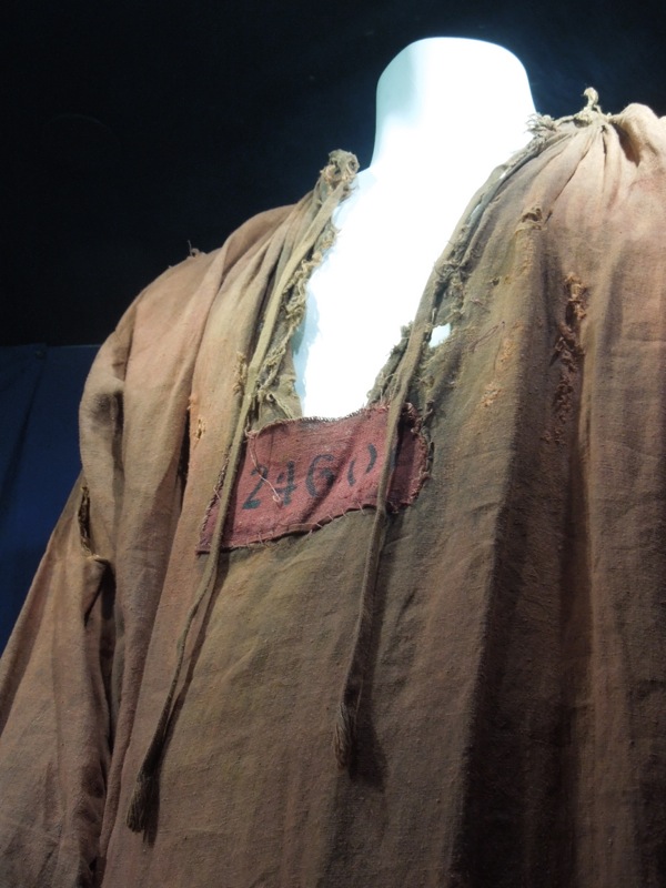 Hollywood Movie Costumes and Props: Hugh Jackman and Anne Hathaway's ...