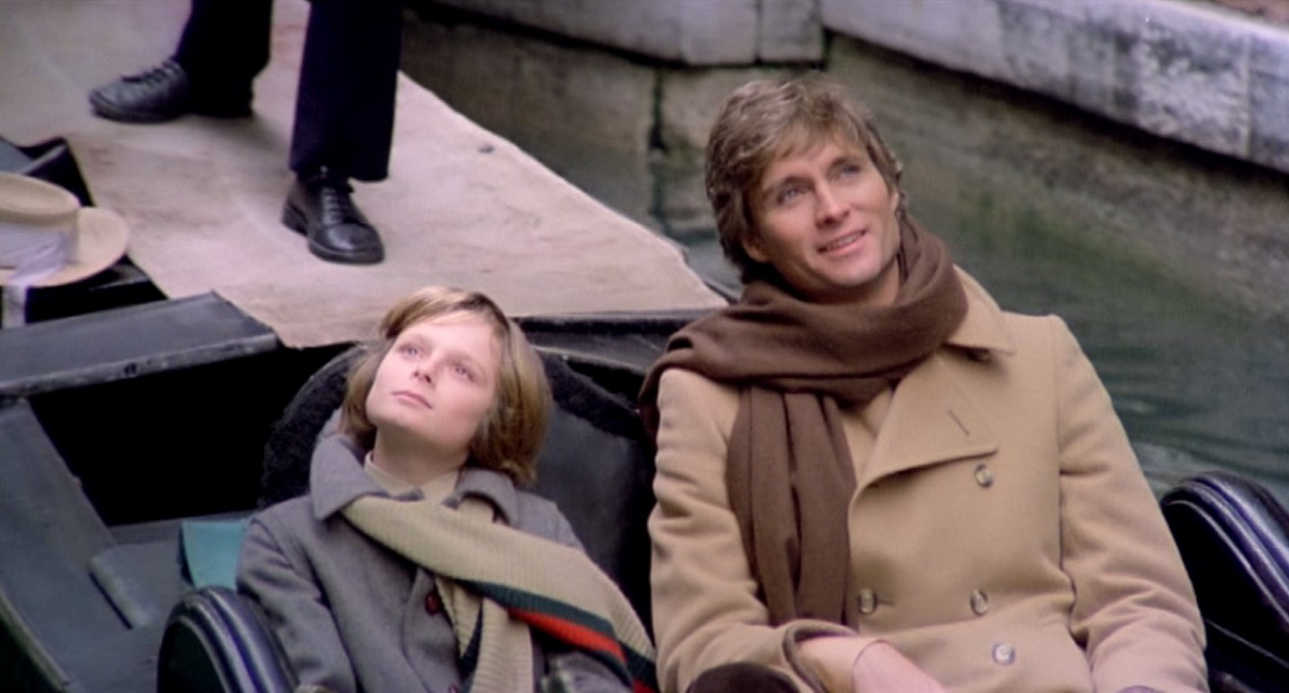 At the Mansion of Madness: A Whisper in the Dark / Un sussurro nel buio ...