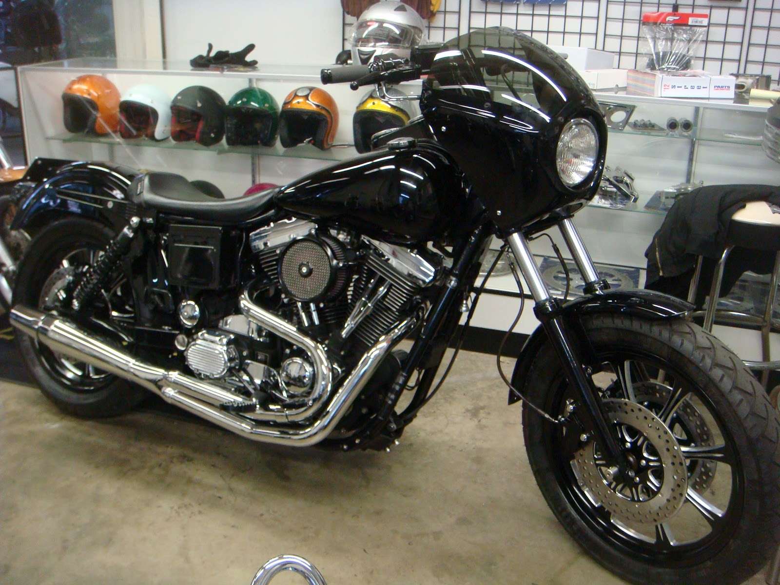 MOTOMO: Harley Davidson Dyna Face Lift Pt.2