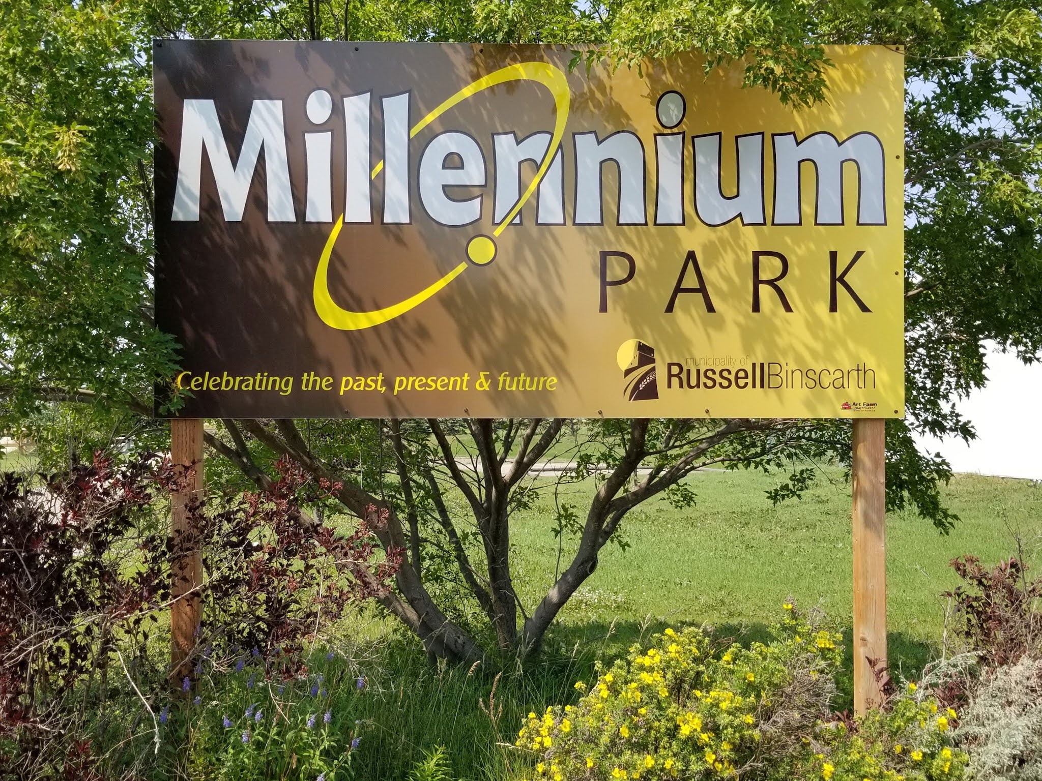 Cafes and Murals : Exploring Russell Manitoba