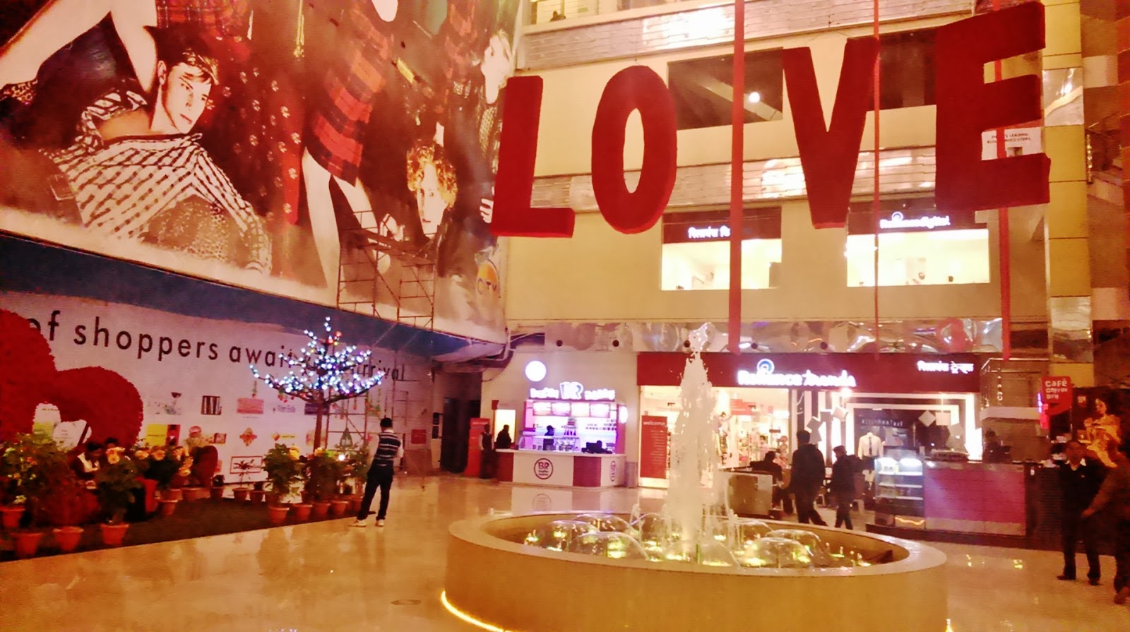 Life,films and nostalgia: SRS WOW Mall Gomti Nagar Lucknow preparing ...