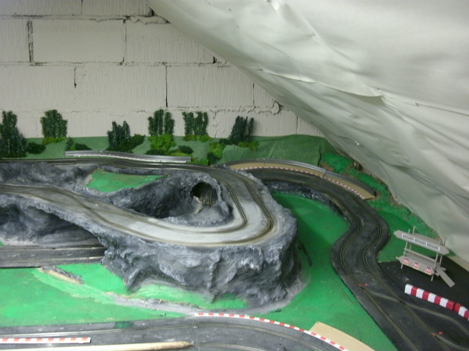 Bob's Scalextric Project: January 2012
