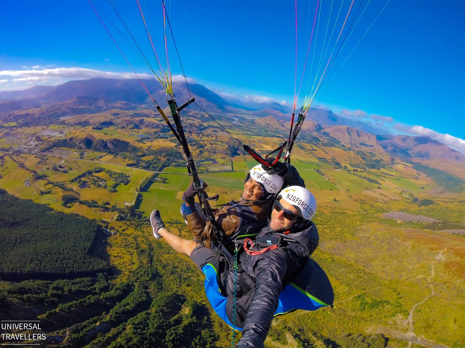 SOARING THROUGH THE SKY: PARAGLIDING IN QUEENSTOWN - NEW ZEALAND