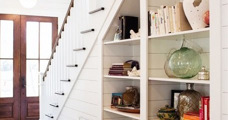 Regal für unter die Treppe