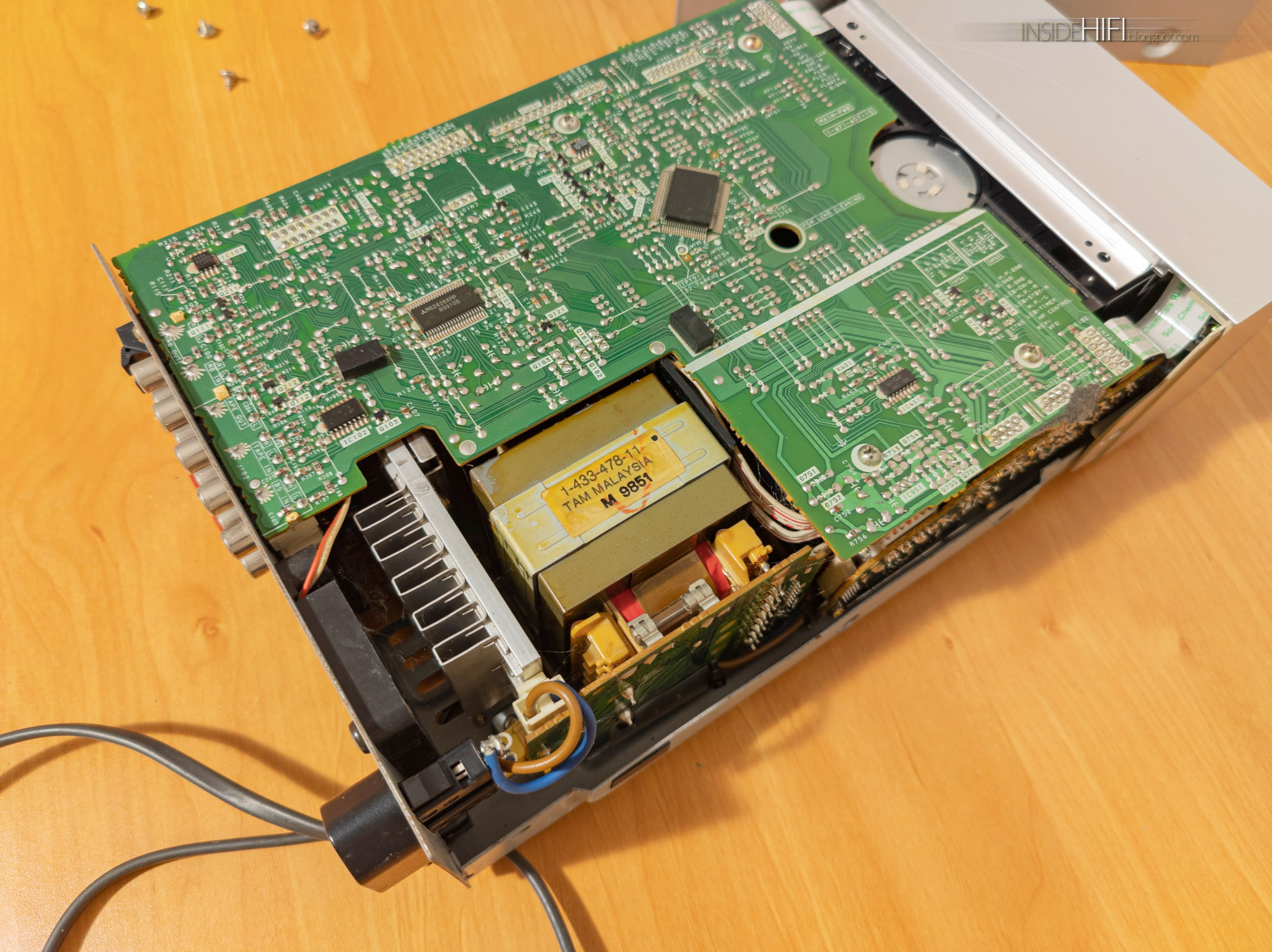 Inside Hi-Fi: Sony CMT-SD1 (HCD-SD1, TC-SD1)