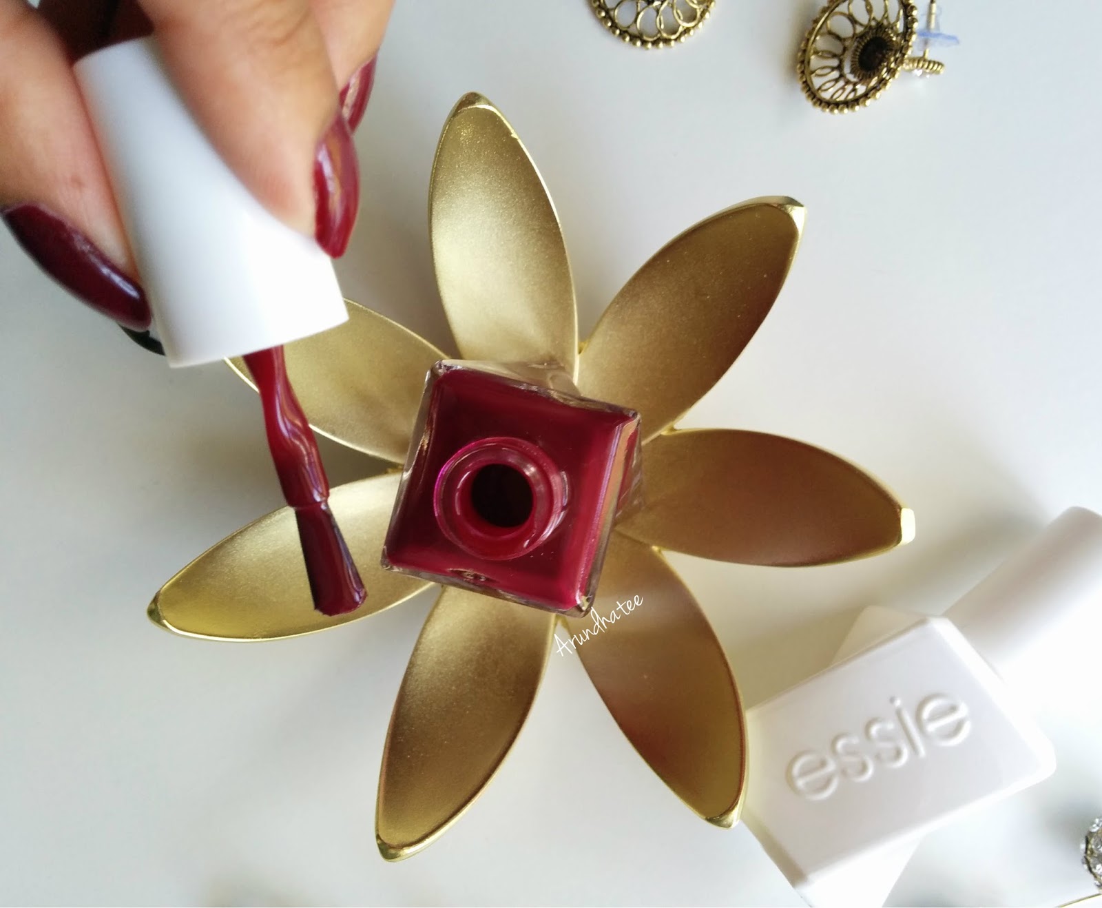 Discovering me: ESSIE Gel Couture in GALA-VANTING with Top Coat ...