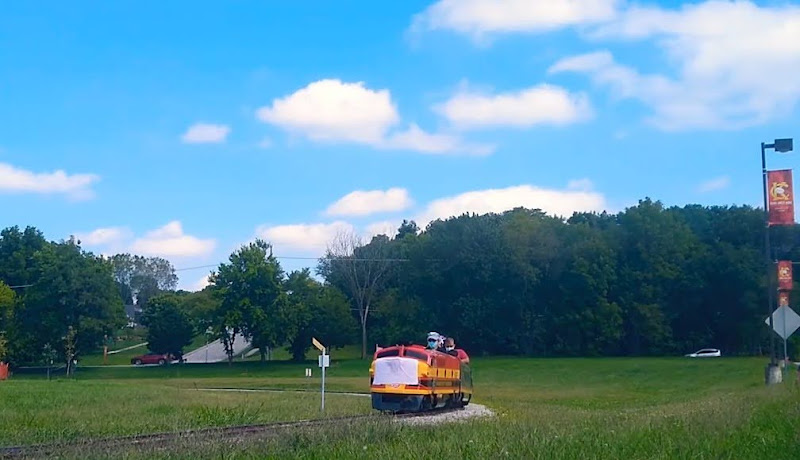 TKC MUST SEE!!! KANSAS CITY ZOO TRAIN MASKED UP AMID 2020 CORONAVIRUS!!! TKC MUST SEE!!! KANSAS CITY ZOO TRAIN MASKED UP AMID 2020 CORONAVIRUS!!!
