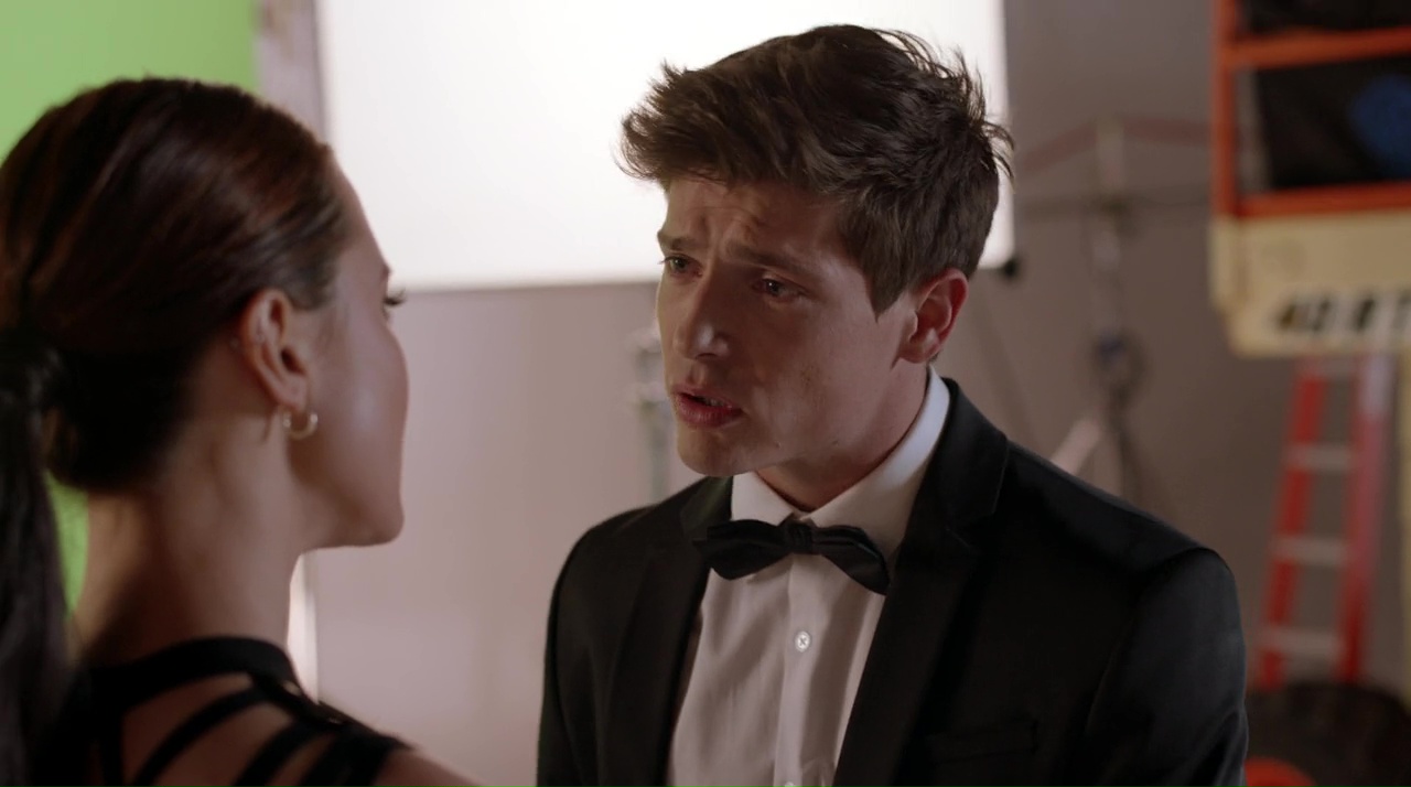 ausCAPS: Austin James shirtless in Emerson Heights