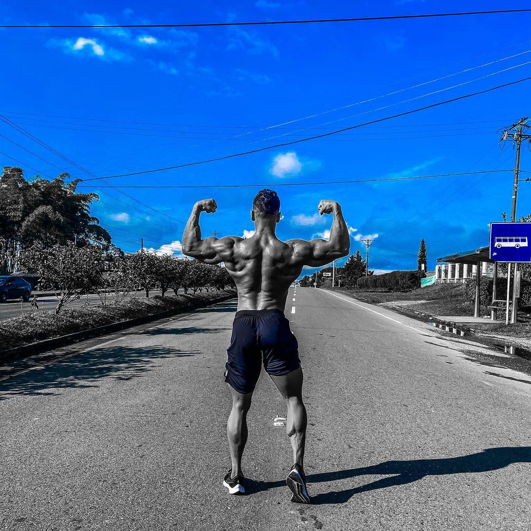 the beauty of male muscle: Alejandro