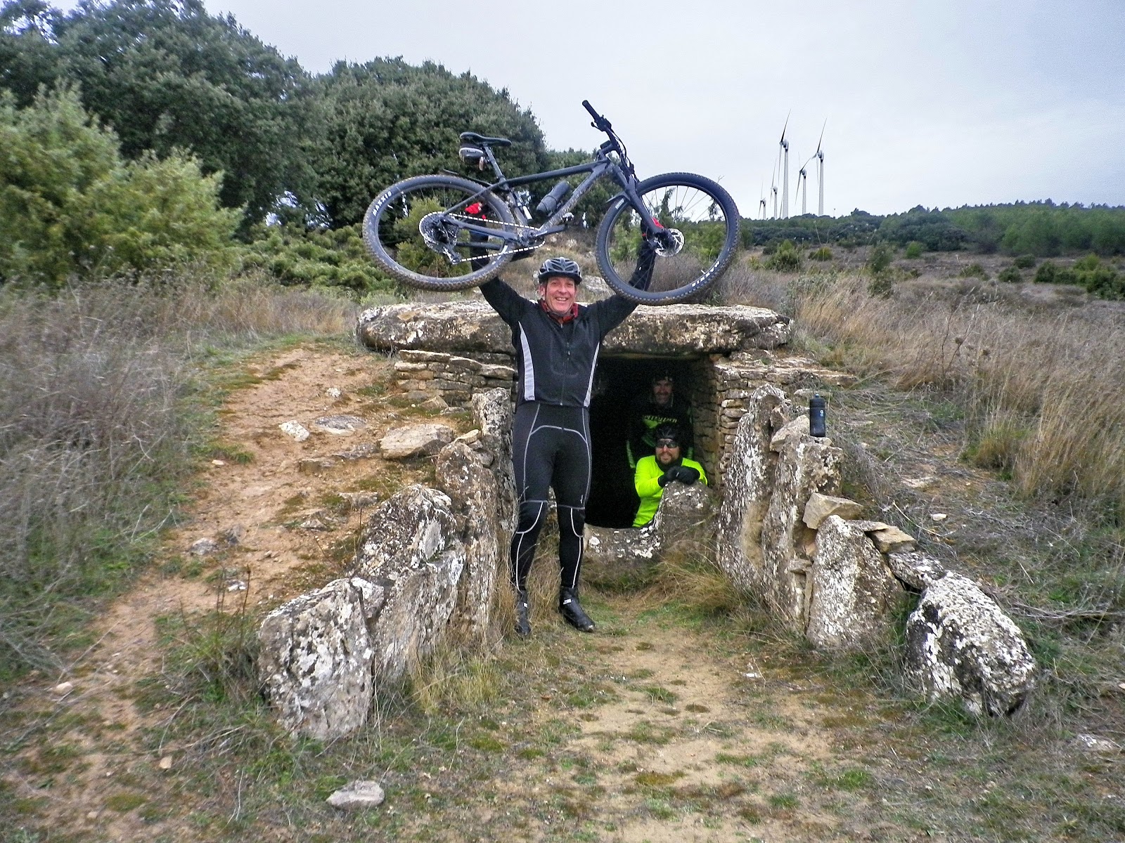 TRACKSRIOJA: Logroño-Hipogeo de Longar--BTT