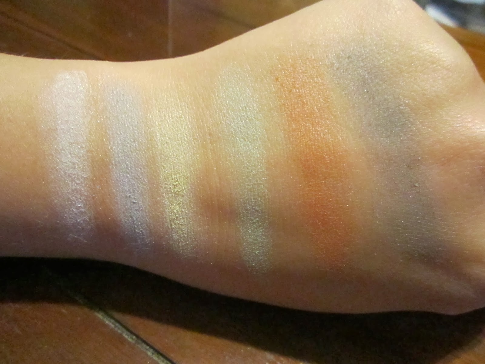 Made up & True : Aziza Cosmetics 6 Pan Eyeshadow Palettes Review