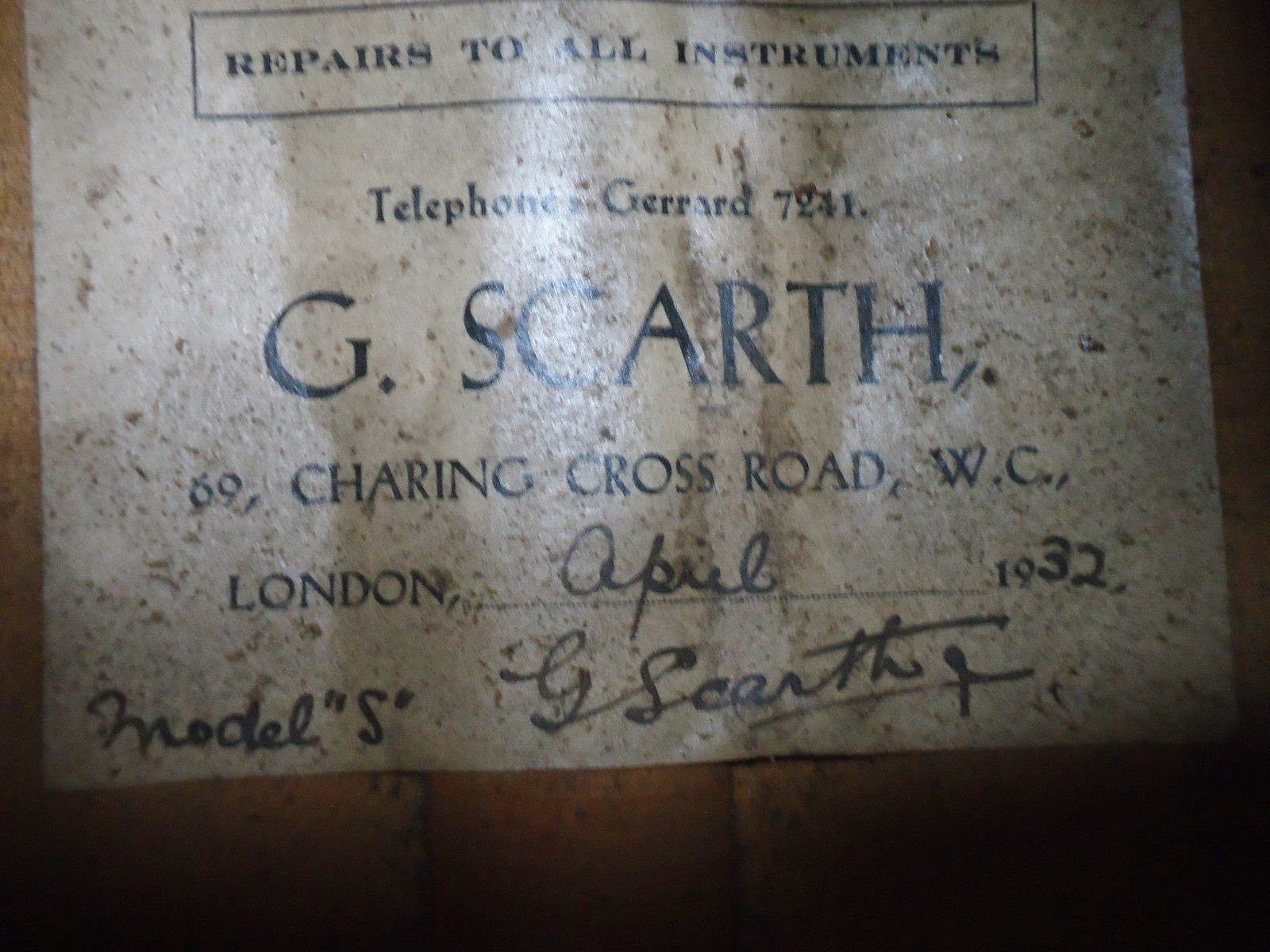 TWOGOODEARS - トゥーグッドイアーズ: Music and its tools - John Renbourn's Scarth ...