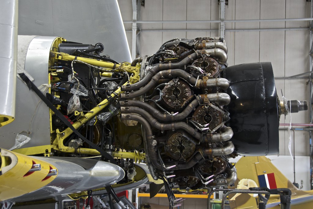 SI VIS PACEM, PARA BELLUM: Il Bristol Centaurus era un motore radiale ...