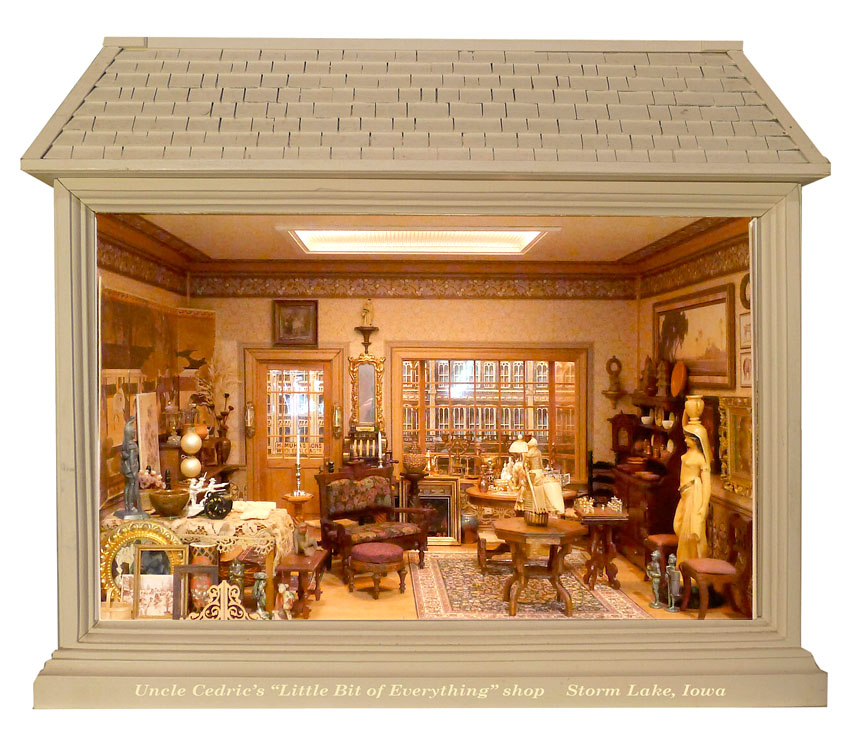 Good Sam Showcase of Miniatures: At the Show - Tom Roberts Collection
