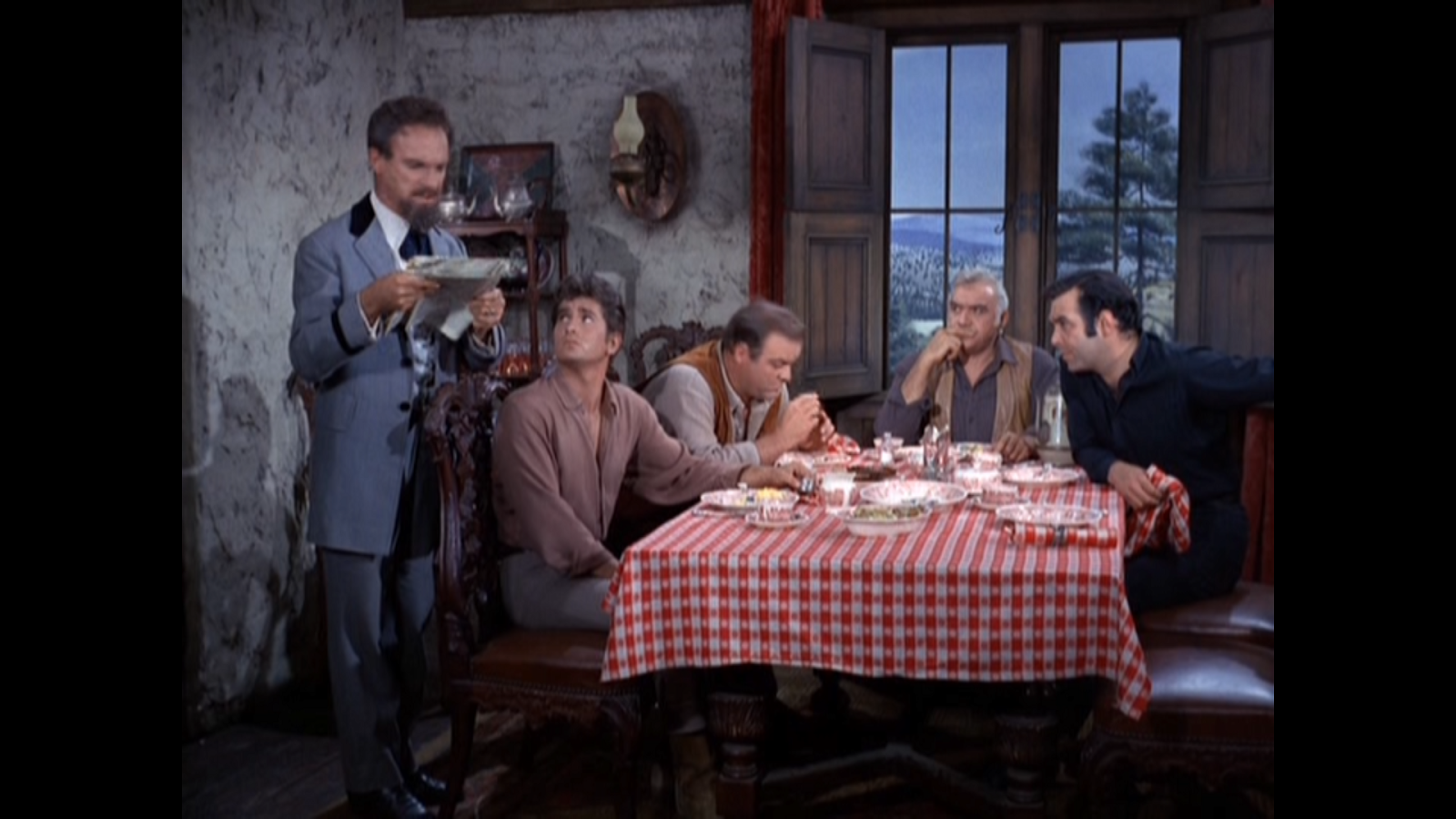 Cartwrightowie przy stole w Ponderosie - www.bonanza.pl