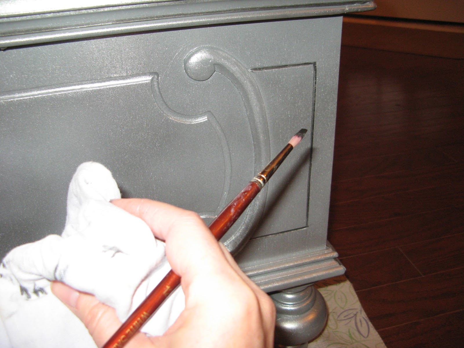 Susan Snyder: ANTIQUE SILVER PAINT FINISH