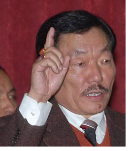Sikkim waits to see if Chamling sets record - Kalimpong News
