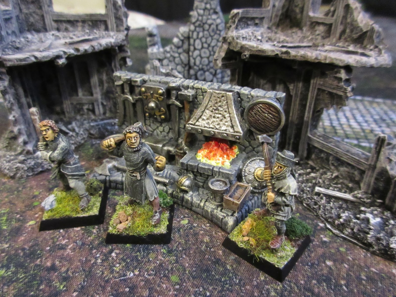 Mars-Miniatures: Ruined Medieval Buildings, The Lovely Wreckage Of Bree