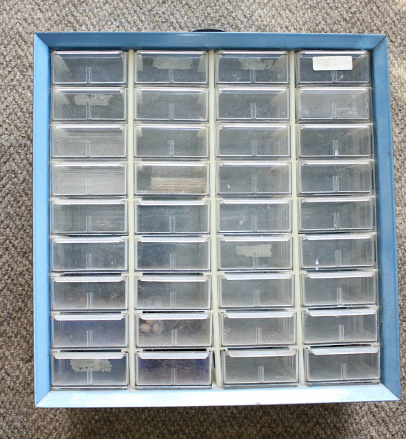Hailey's Treasures: My "New" Button Organizer