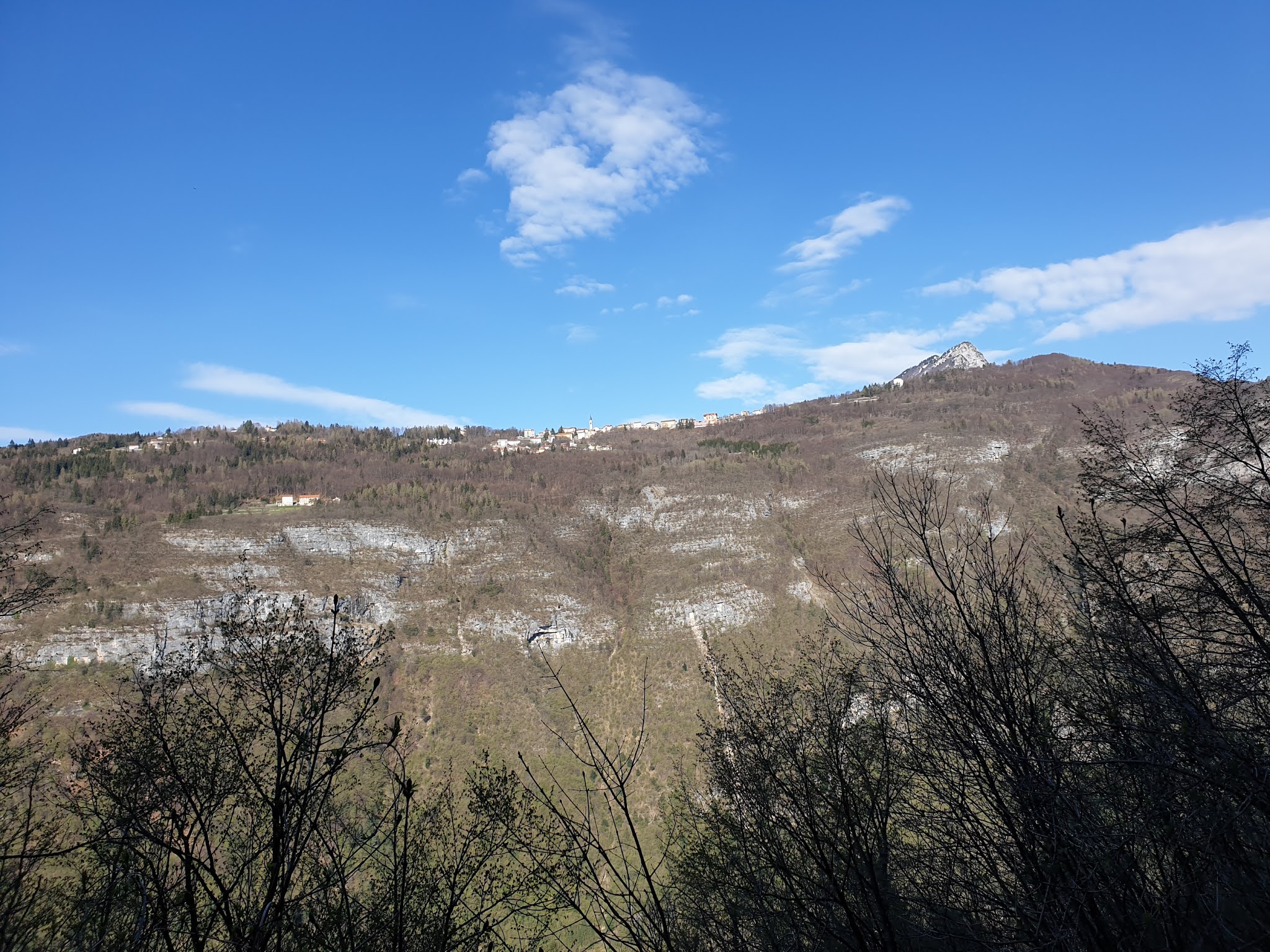 Su strade e sentieri: PEDESCALA - CASTELLETTO DI ROTZO - ALTARKNOTTO ...