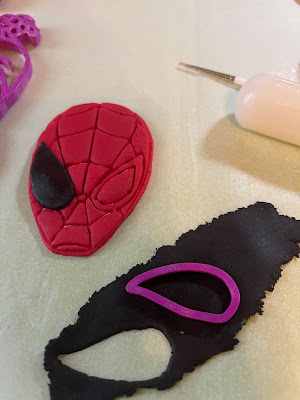 The Bake More: Crawling Spider-Man Cake - Instructions
